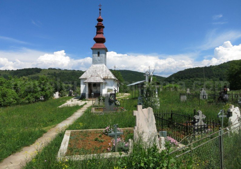 The Vaşcău Karst Plateau– The Apuseni Mountains colesti - Travel Guide ...