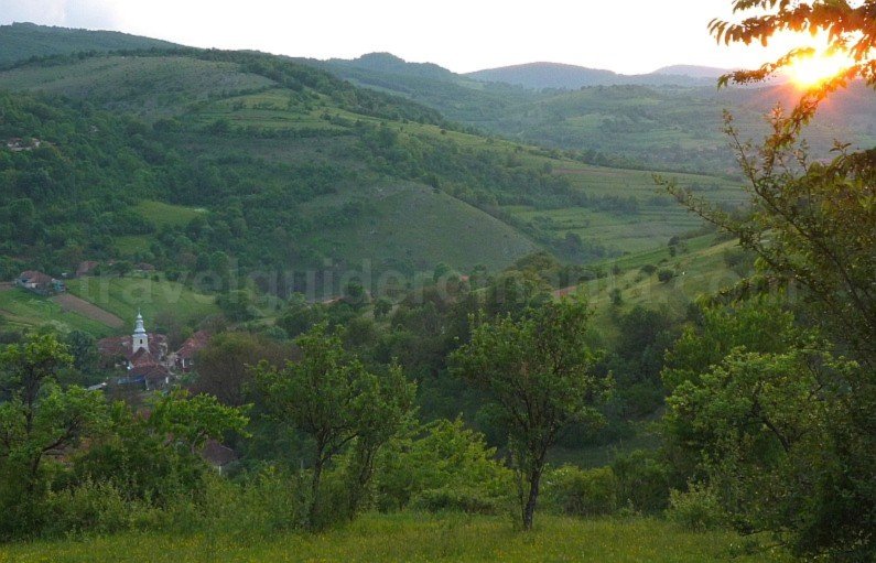 The Vascau Karst Plateau – The Apuseni Mountains calugari - Travel ...