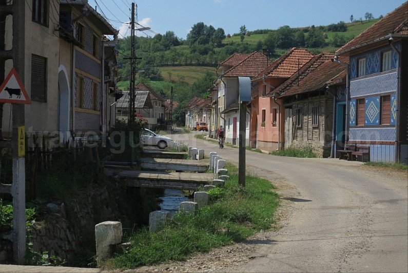 The Vascau Karst Plateau – The Apuseni Mountains izbuc village - Travel ...