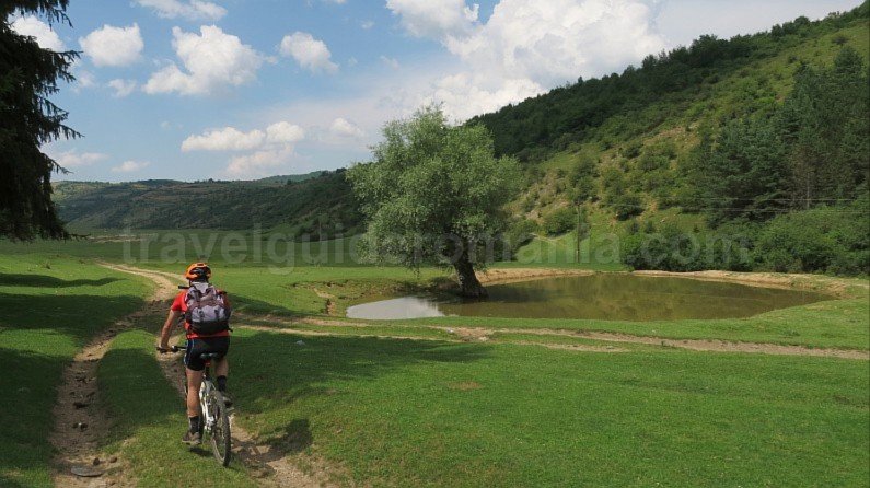 The Vascau Karst Plateau – The Apuseni Mountains izbuc - Travel Guide ...